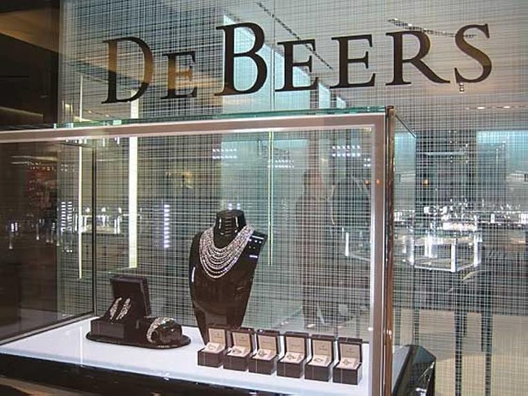 Namibia moves to renegotiate De Beers diamond sales agreemen